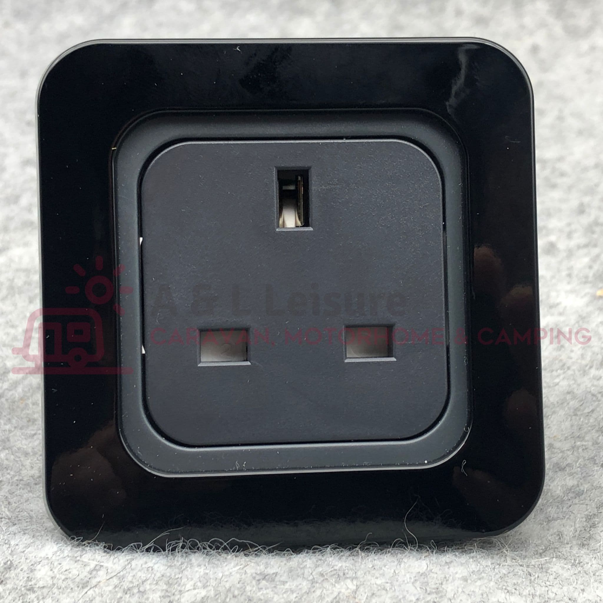 CBE C-Line 13a - 240v 1-Way Socket Faceplate & Back Box Gloss Black ...